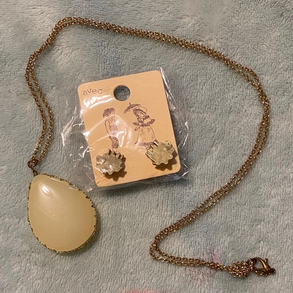 Jewelry | Gold And Cream Jewelry Set | Poshmark